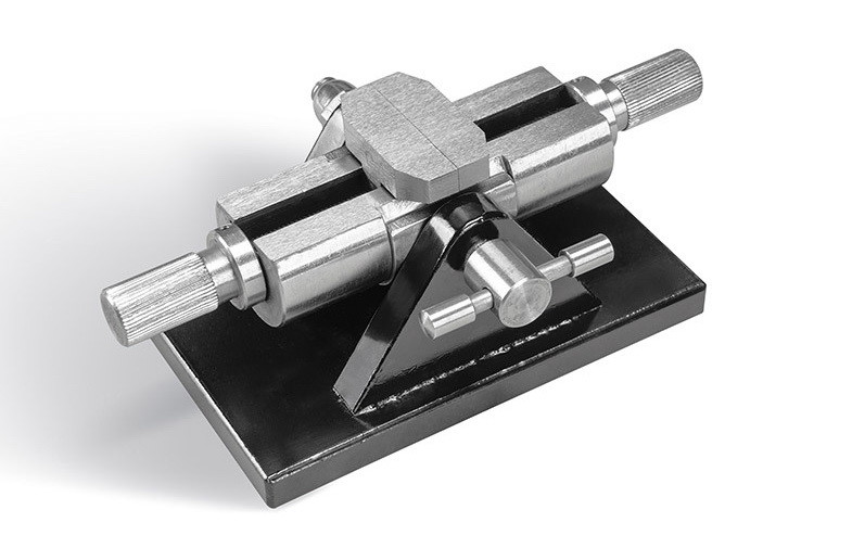 Compact Structure Universal Clamp Fixture for Holding Irregular Specimens